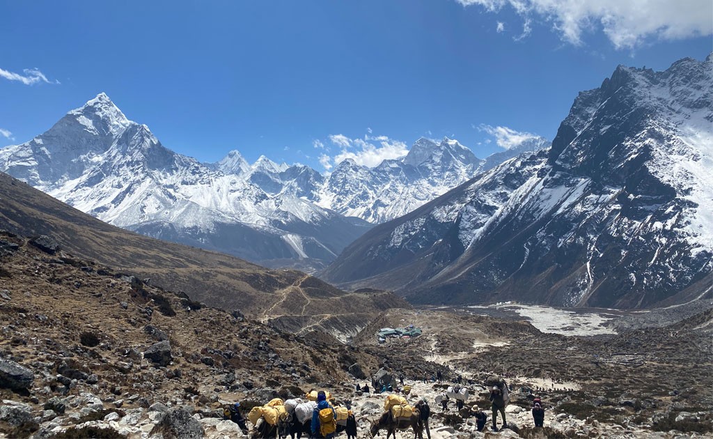 Everest Three Passes Trek 18 Days Itinerary | 2025 Cost